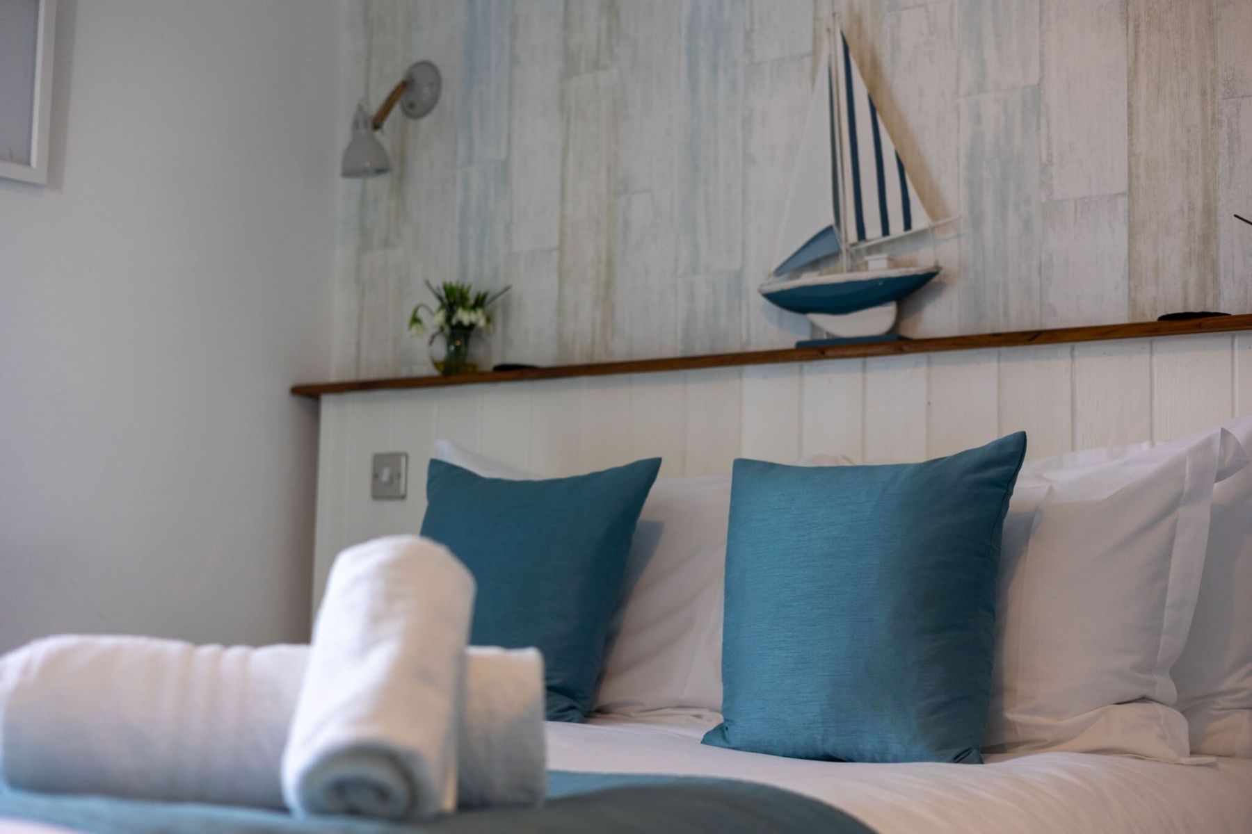 The Estuary Bar & Rooms | Gower, Swansea