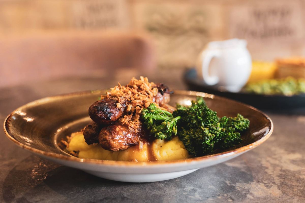 The Estuary Bar & Rooms | Gower, Swansea